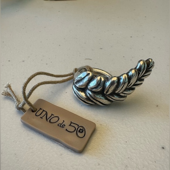 UNO de 50 | Jewelry | New Uno De 5 Silver Espiga Long Leaf Ring | Poshmark
